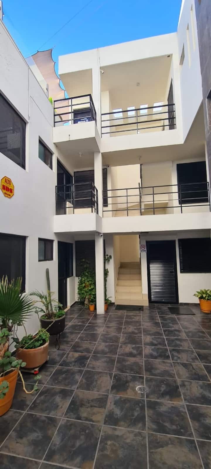 Amplio Bien Ubicado Mini Depto. 5 - San Luis Potosí