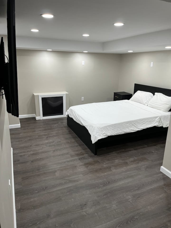 Clam City Condo - Bloomfield, NJ