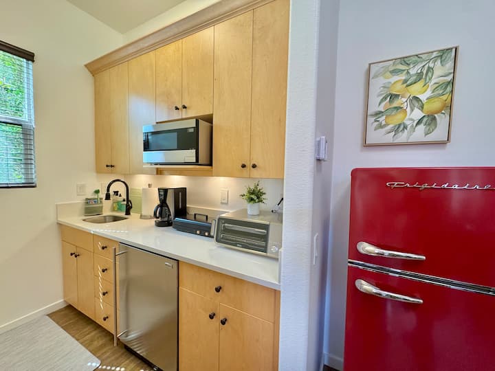 Guest Casita #6 * Kitchen * Pool - La Quinta, CA