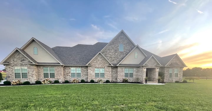 Horse Park Home - Georgetown, KY