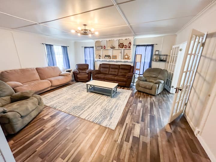 A Fisherman’s Dream. 3 Min Walk To Alsea Bay Docks - Yachats, OR