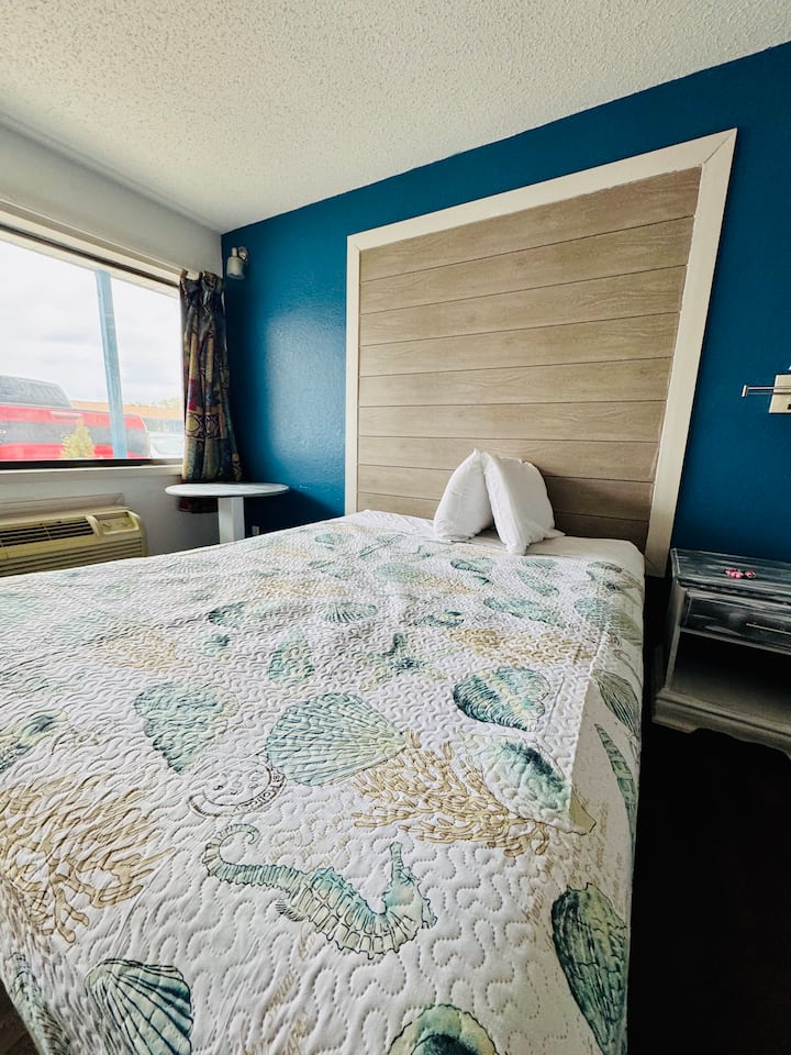 Relaxing 2bed1bath W/ Pool - Osage Beach, MO