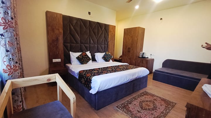 Where Everyone Belongs–7 Rooms Of Comfort & Joy - Srinagar