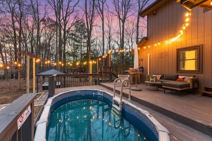 Private Heated Pool! Hot Tub, Fire Pit, Game Room! - Tannersville, PA