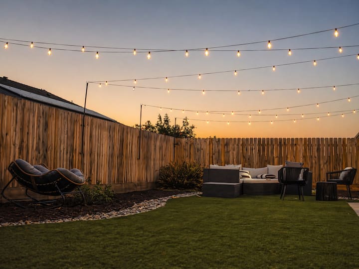 Snp Basecamp, Ev Charge, King Bed, Backyard Oasis - Visalia, CA