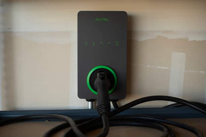 Snp Basecamp, Ev Charge, King Bed, Backyard Oasis - Visalia