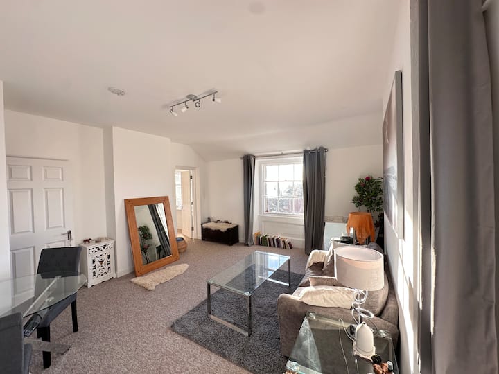 Sunny Flat•heart Of Glastonbury - 글래스턴베리