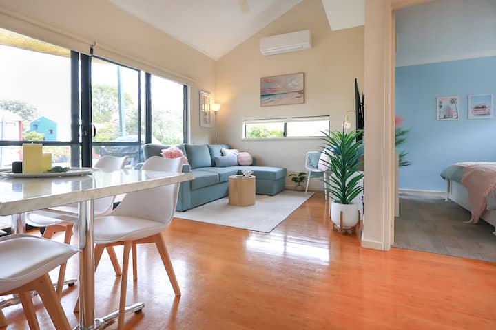 "Seascapes" Pool, Wifi, Netflix, Walk To Beach - Preston Beach