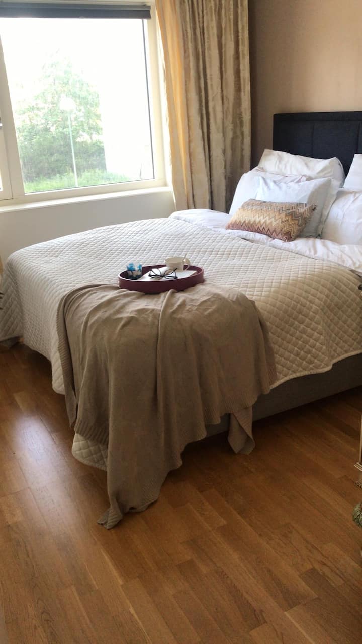 Bo Sentralt Rett Ved Badedammen. - Stavanger