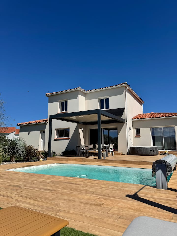 Villa Design Avec Clim, Spa, Piscine & Vue 4* - Cucugnan