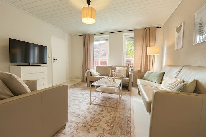 7 Schlafplätze: Parkplatz, Terasse, Wohnküche,wlan - Kiel