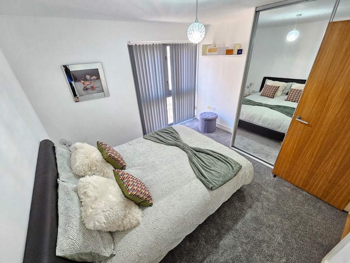 Beautiful 2 Bed Apartment, 10 Minutes From Central - Birmingham