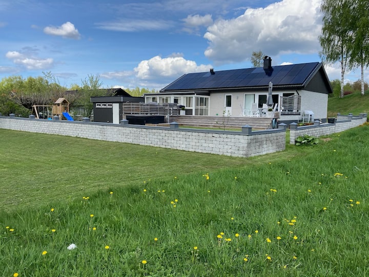 Naturnära Villa I Norrahammar - Jönköping