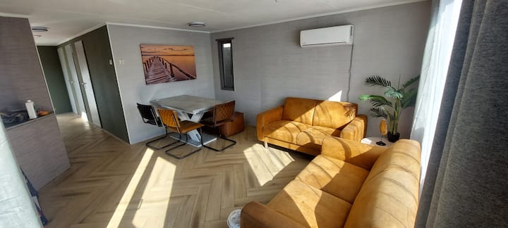 Minicamping De Pelikaan Onder De Walnoot - Caravan - Netherlands