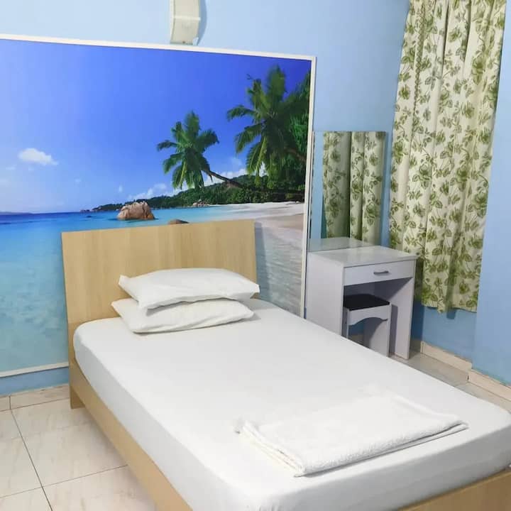 Affordable Ac  Room Available For Daily Rent - Malé