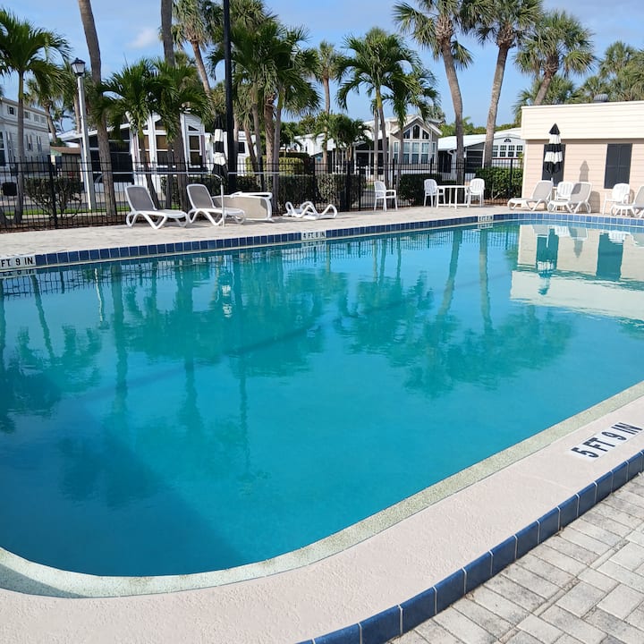 3 Br 2 Lofts Tiny House Beachside Outdoor Resorts - Melbourne Beach, FL