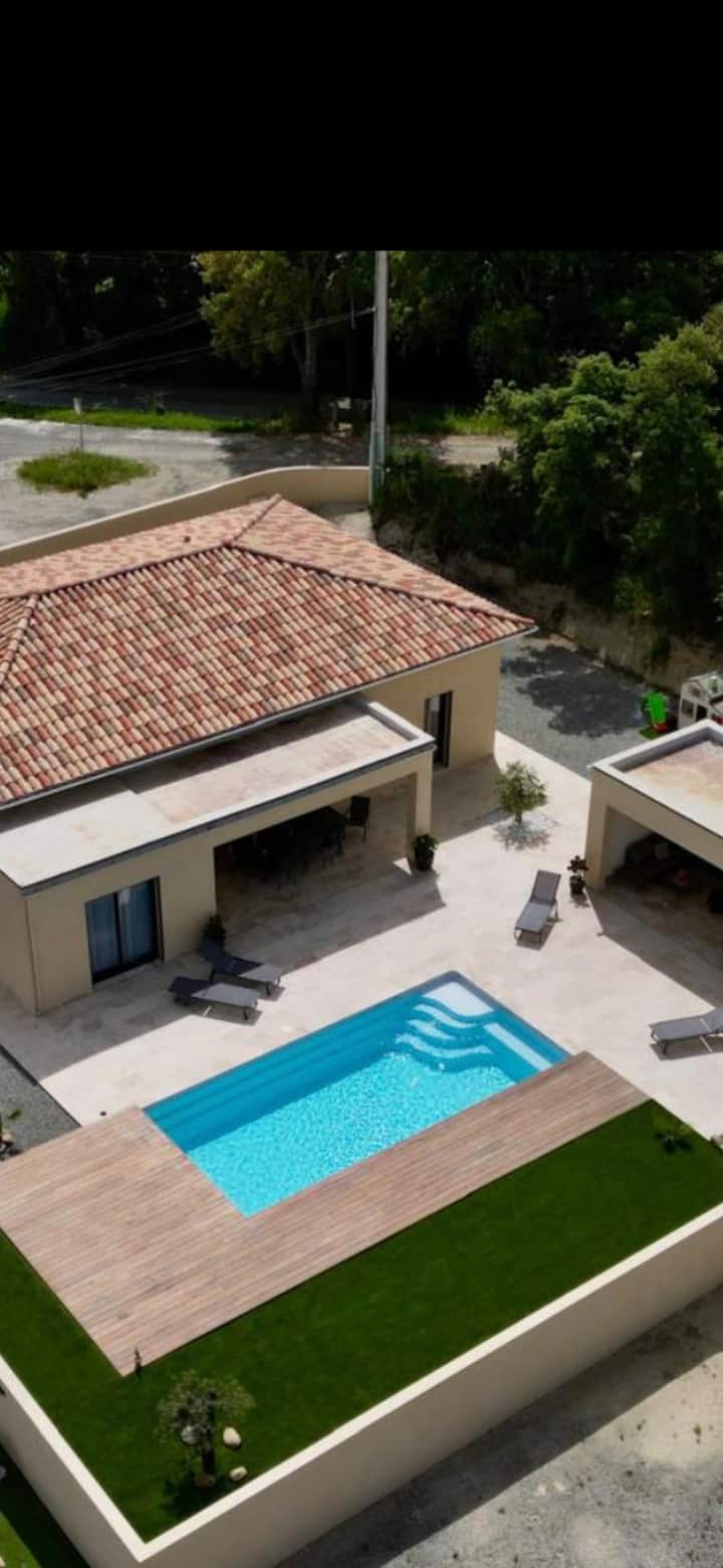 Villa 6 Personnes Avec Piscine - Aléria