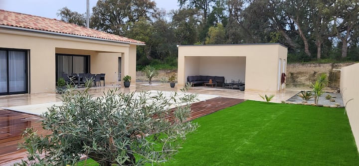 Villa 6 Personnes Avec Piscine - Aléria