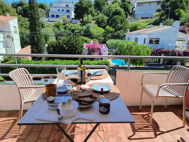 Perfectly Located Feel-good Flat - Llançà