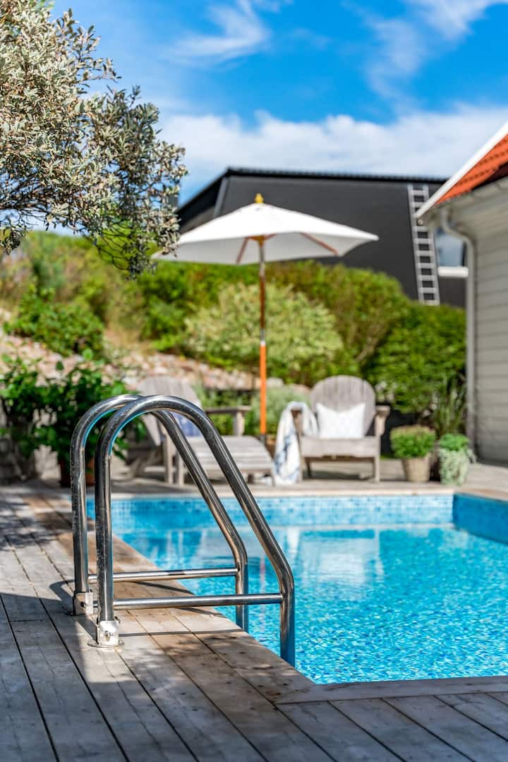 Villa Med Pool Nära Sjön Mälaren - Uppsala