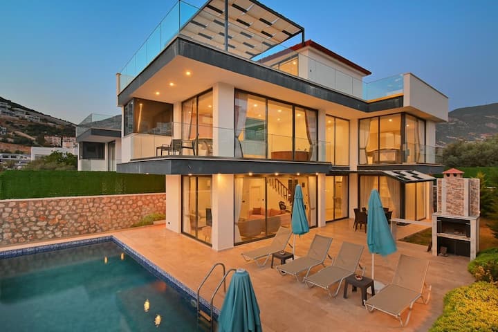 Villa Tamara 6+2 Kişilik Denize 500 Metre Lüks - Kalkan