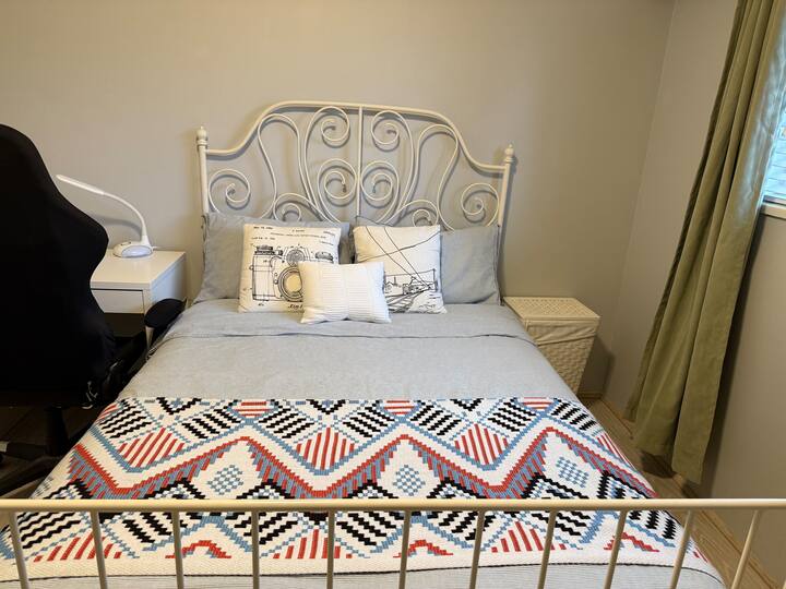 Tsawwassen Cozy House Room #2 - Point Roberts, WA