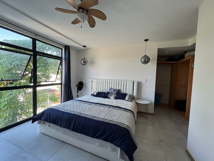 Peaceful Stay W/ Own Bath - San Salvador