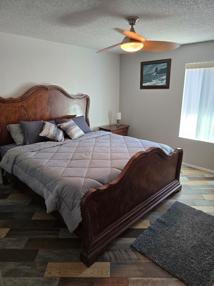 Dog Friendly, Great Location. - Chandler