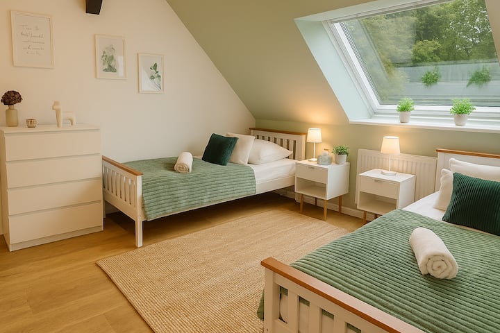 4 Schlafplätze: Parkplatz, 2 Bäder, Küche, Wlan - Kiel