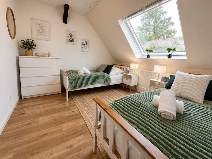 2 Br · 2 Bathrooms · Quiet · Parking · Wi-fi ·Kiel - Kiel