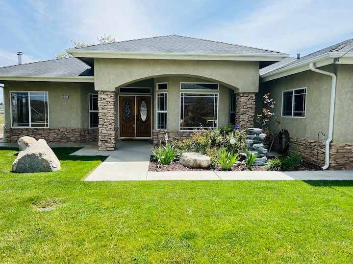 Golden Mountain Retreat - Tehachapi, CA