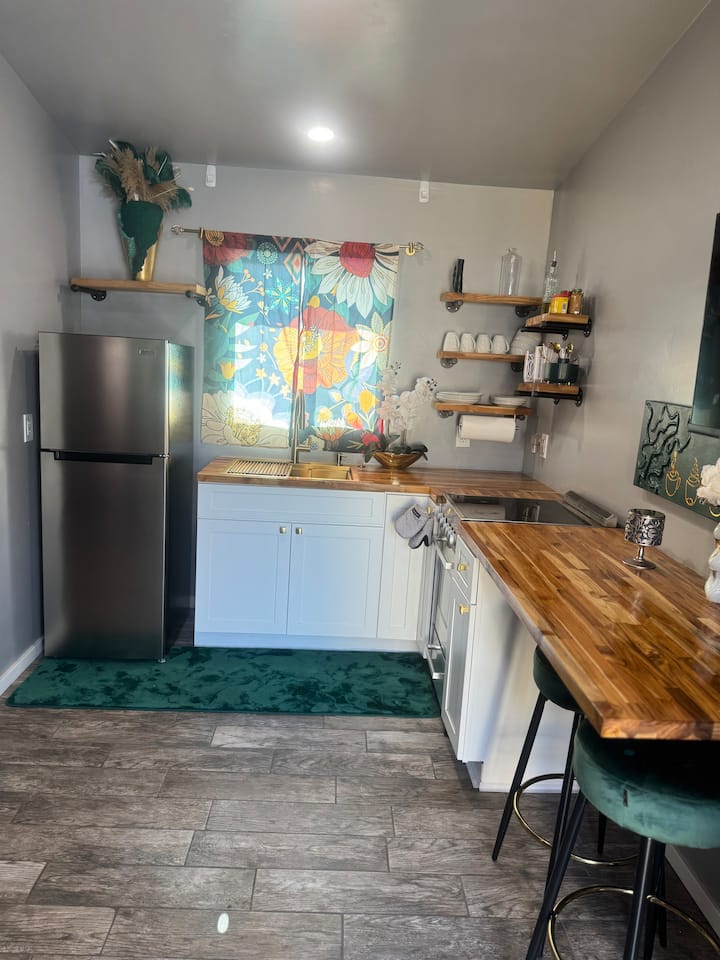 Tricia’s Place! - Redlands, CA