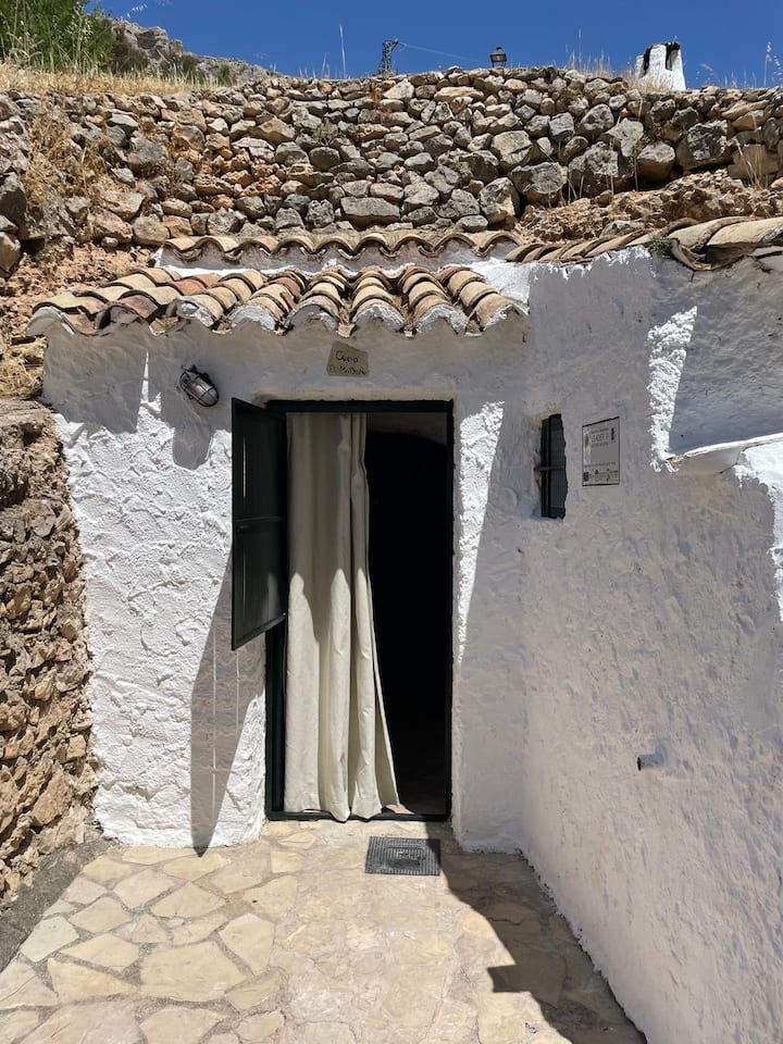Cueva El Madroño - Mancha Real
