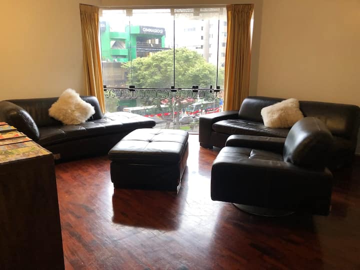 4 Dorm · 8 Personas · Parque Kennedy · Miraflores - Lima