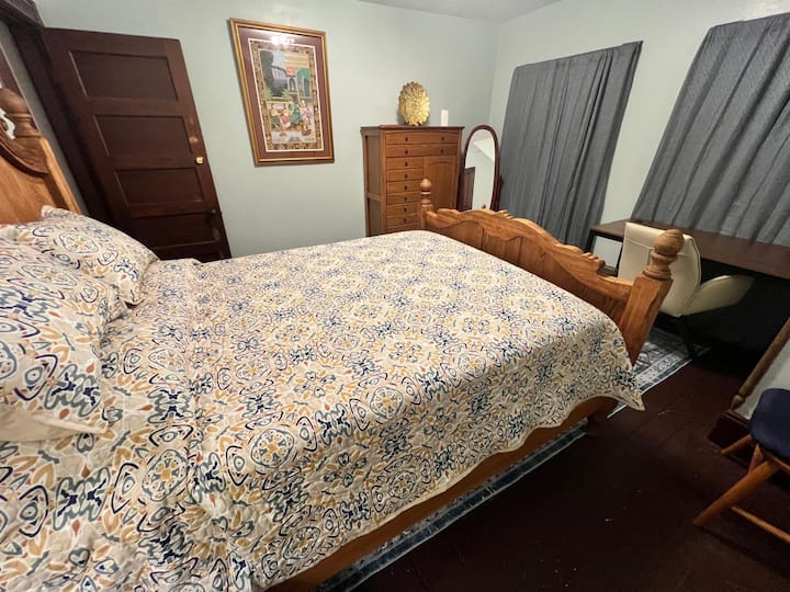 Mystic Retreat Rm In Forest Park - Springfield