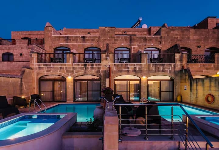 Stunning Artsy Villa With Sunset Valley Views - Málta