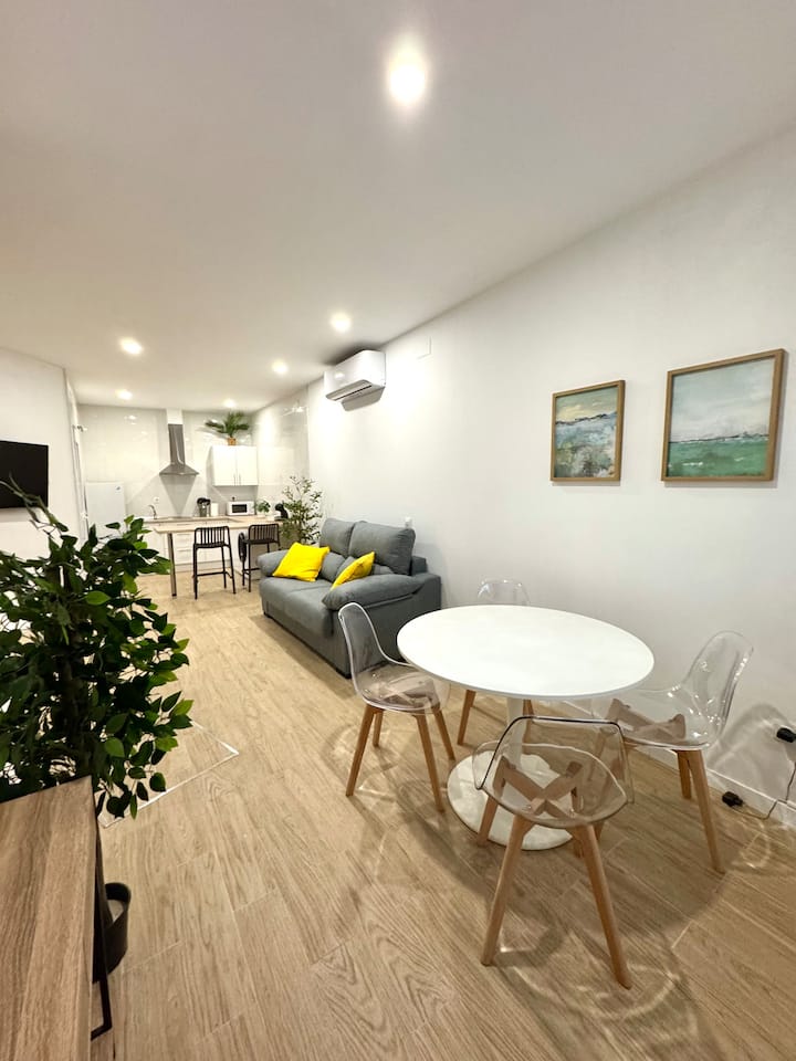 Tu Rincón En Sevilla: Cómodo Y Bien Ubicado - Seville