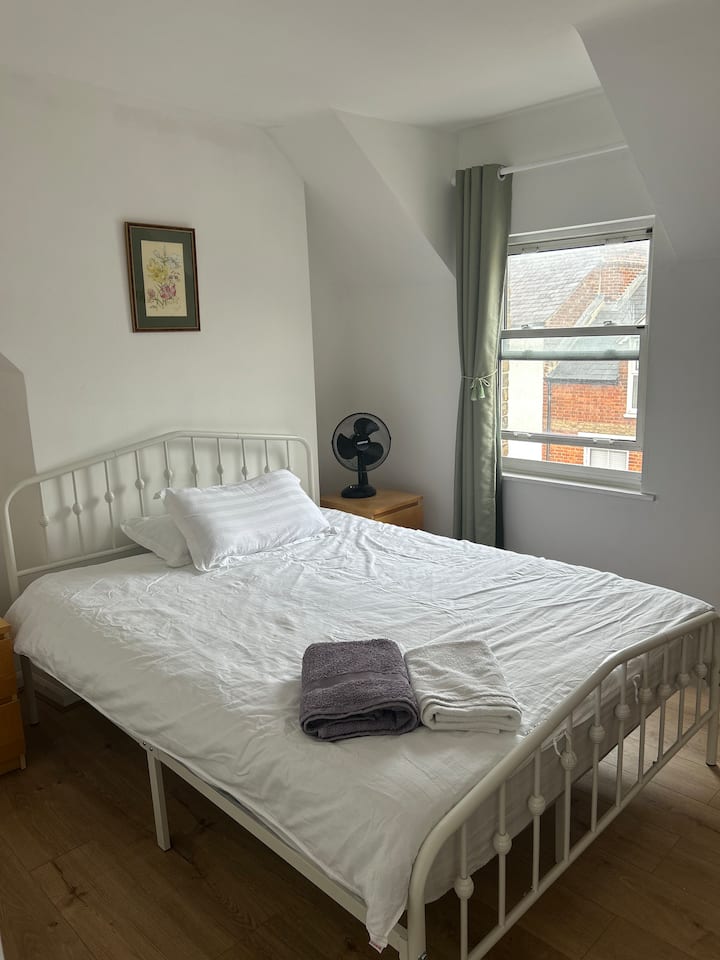 Located A 2-minute Walk From Magdalen College A - Oxford