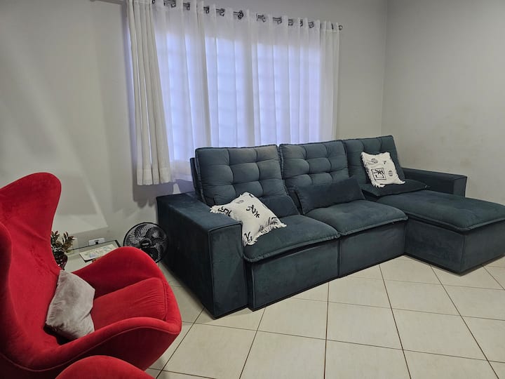 Casa Com Churrasqueira Bem Localizada - Maringá