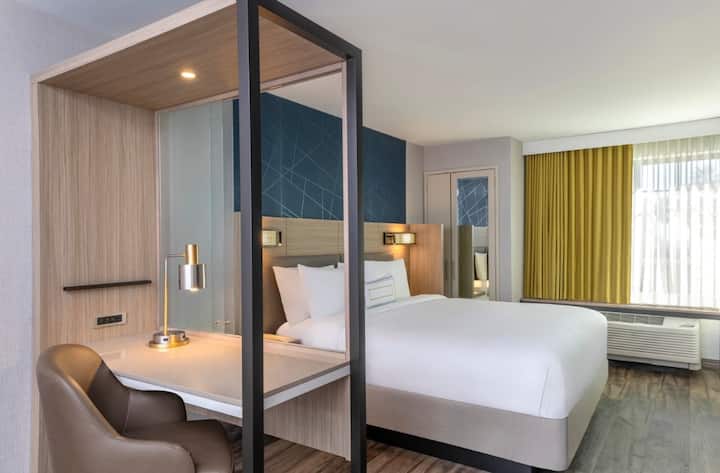 Stylish 2 Family Suites W/ Breakfast - Carlsbad, CA