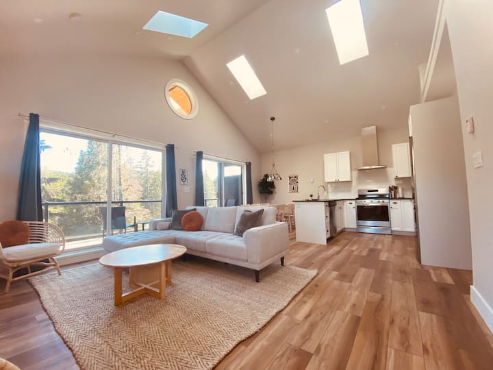 Bright *Top Floor* 2br Port Renfrew Retreat - Port Renfrew