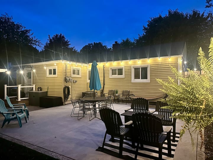 Happy Little House-clean, Cozy, Cute! King Bed. - Auburn Hills, MI
