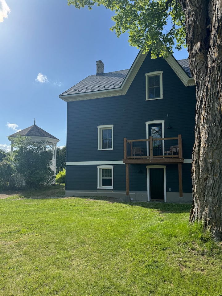 The Farmhouse At Ecotay - Perth, ON, Canada