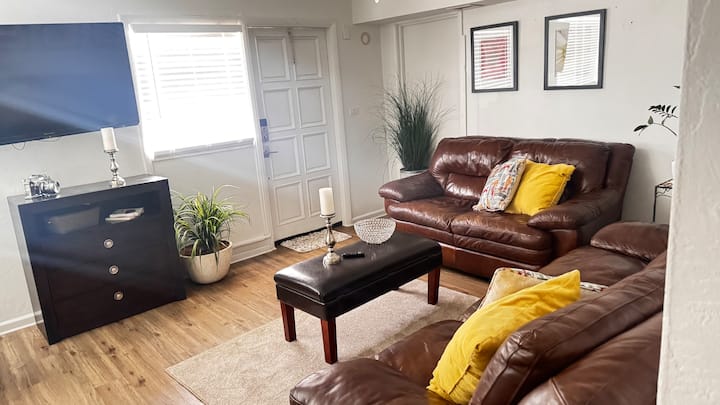 2 Rooms + Bono Room Suite -Fully Independent - Pompano Beach, FL