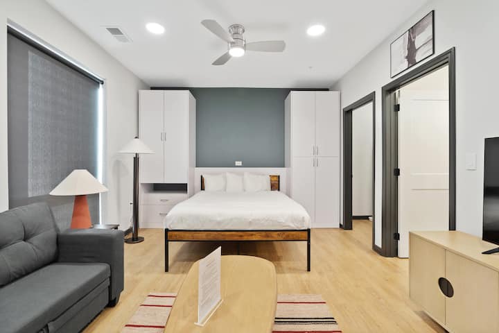 Cozysuites Mass With Lounge And Roof Deck #36 - Indianápolis, IN