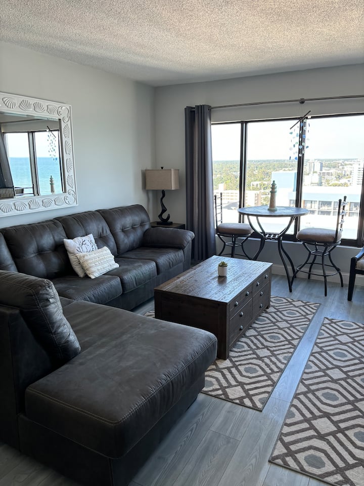 Paula’s Paradise At Palace - 