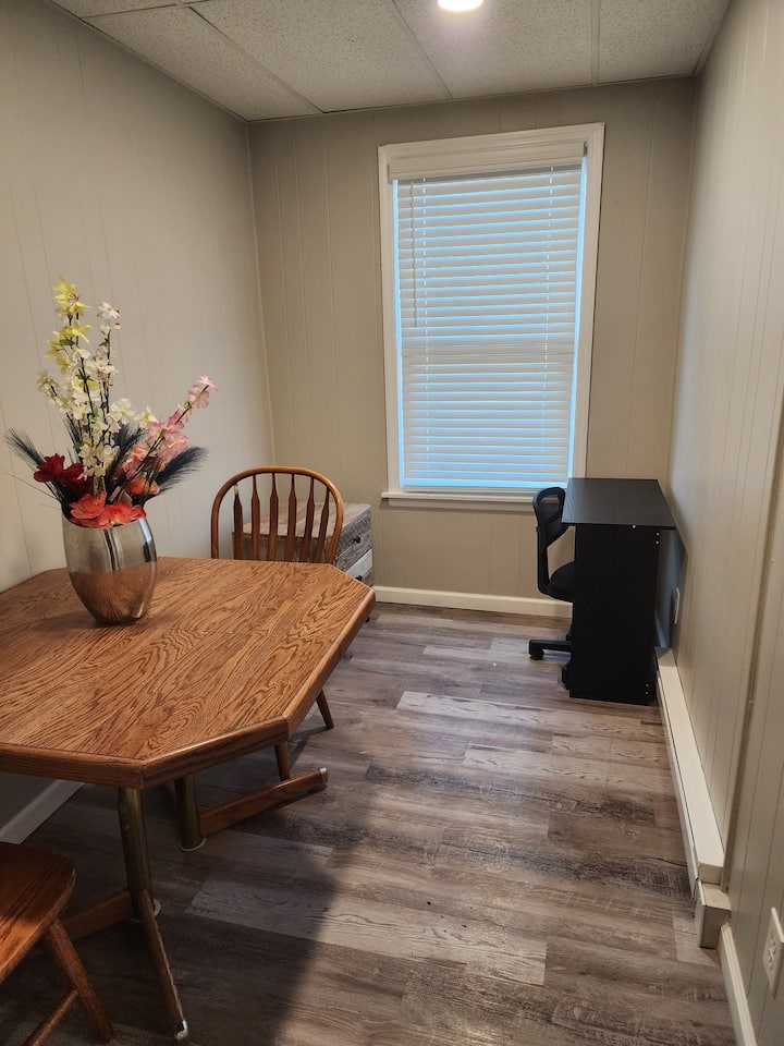 Kings Block Studio Unit 5 - VIA Aquarium, Schenectady