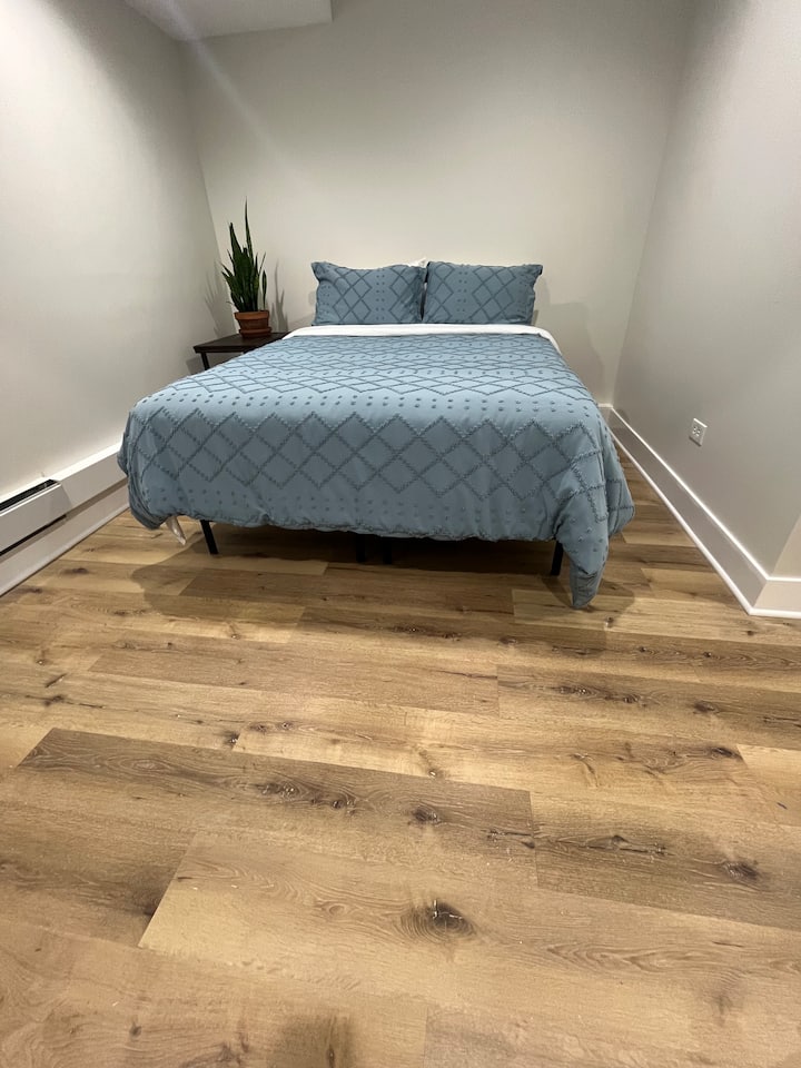 Irving Park Suite - Tri-Taylor - Chicago