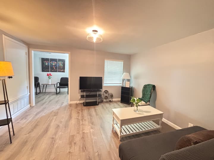Cozy 2 Bds And 1 Ba Near Samsung/ Samsung Home - Taylor, TX