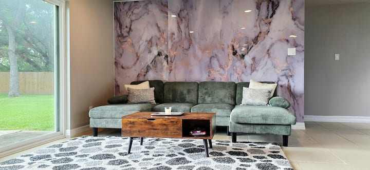 Family-friendly Sugar Land Stay|quiet & Convenient - Stafford, TX